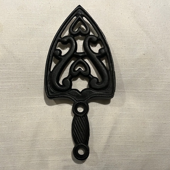 Kitchen | Wilton Cast Iron Trivet For Vintage Sad Iron With Heart Theme ...